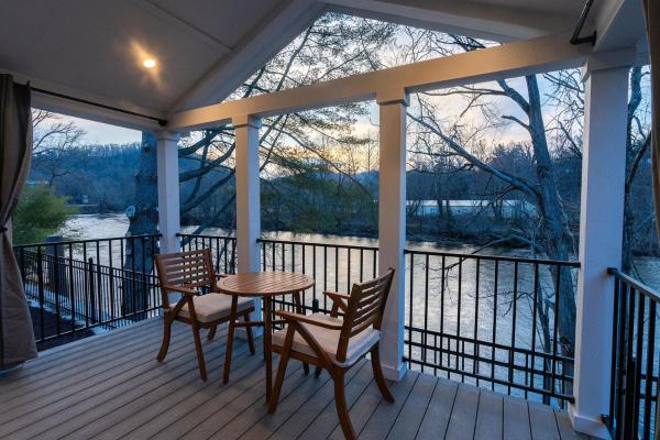 Fox River Tiny Luxury Living With River Views - Bryson City, NC