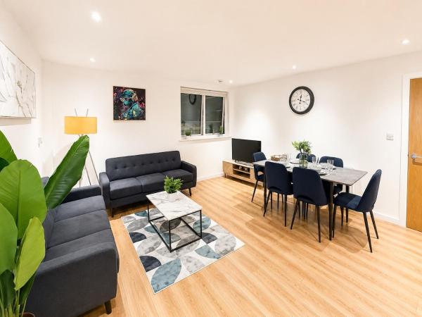 Luxury 3 Bed Penthouse With Terrace & Parking - Cockfosters
