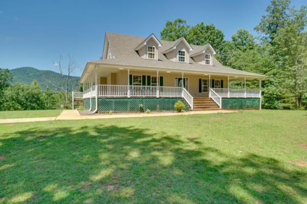 Hot Tub + Mtn Views: North Georgia Group Escape! - Helen, GA