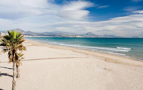 Casa En Urb Privada Cerca Playa - Alicante