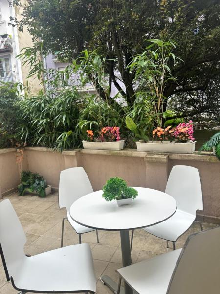 Moderno, Premium, Céntrico Y Con Terraza - Solares
