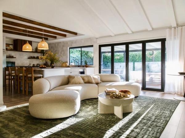 Stylish Designer Home Near Downtown - Ojai, CA