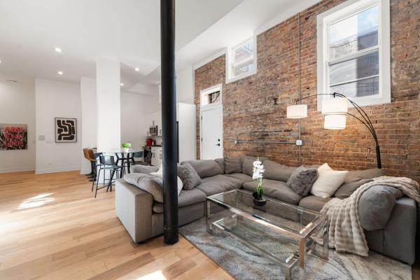 Spacious 3bd West Town Apartment Next To Kasama - Chicago, IL