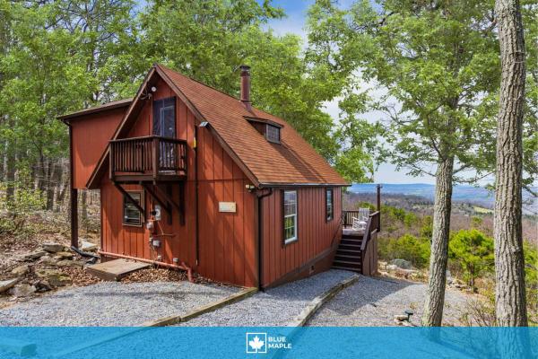 Mountain Chalet W Hot Tub & Private Balcony - West Virginia
