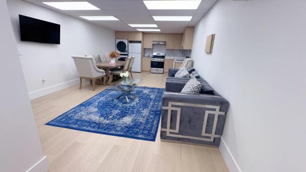 Entire Condo In White Rock, Canada - Blaine, WA