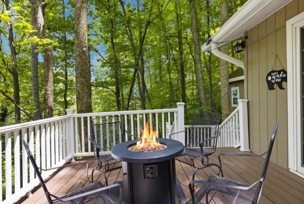 Spring Creek Cottage Chalet - Walland, TN