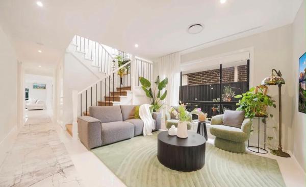 Spacious 5br Home With Premium Comfort - Sydney