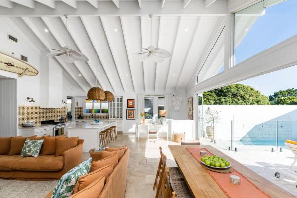 Pineapple House - Byron Bay