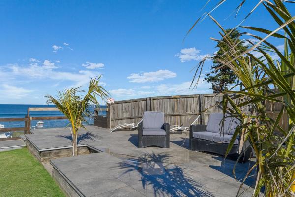 "Dea Del Mare - 3 Bedrooms Downstairs - The Entrance