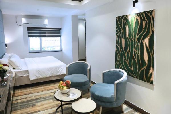 Sri Suryas Hotel - Colombo