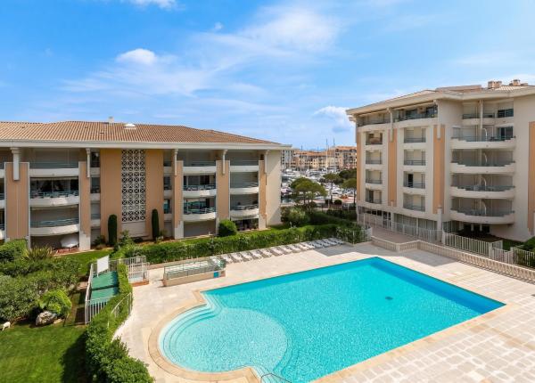 Appartement Confortable à Fréjus, 35 M² Avec Balcon Agréable - Plage de Saint-Aygulf