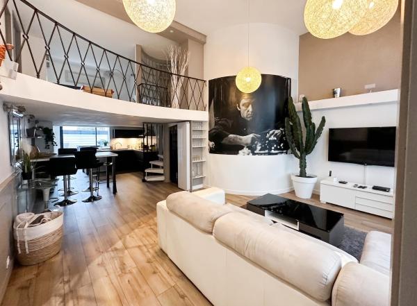 Appartement Avec Cinéma à Lorient - 200 M² - Larmor-Plage