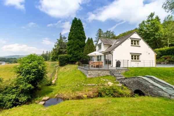 Moss Ghyll, Hot Tub, Sauna & Cinema Room - Windermere, UK