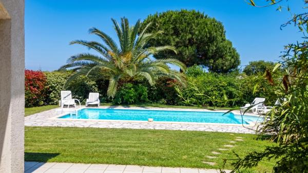 Villa Reposante à Solaro Avec Piscine Privée Et Jardin - Ghisonaccia