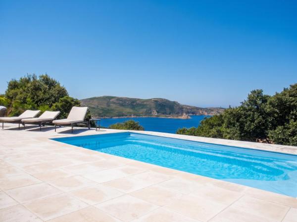 Charmante Villa Avec Piscine Privée à Calvi, 132 M² - Calvi