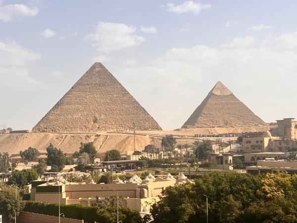 Pyramids Golf View - Giza