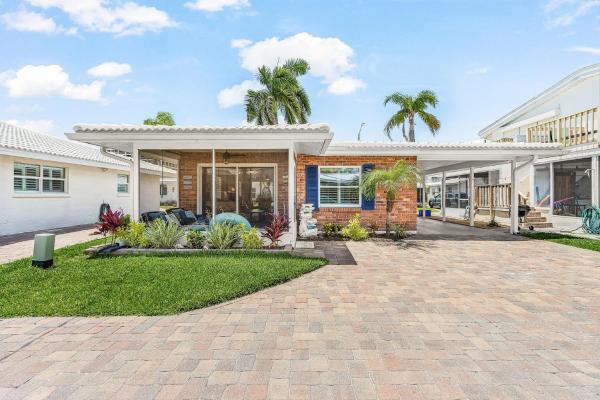 Beachside Escape With Pool & Steps To Crescent Beach - Aloha Kai #51 - Siesta Key, FL