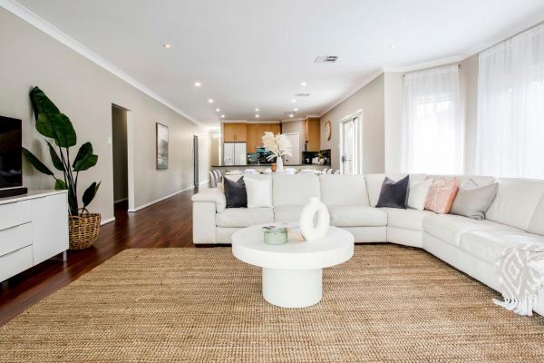 Lumina A Spacious Haven Close To Adelaides Best - Port Adelaide