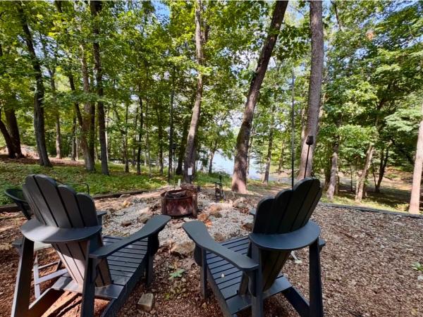 Pine Bluff On The Lake - Emerald Beach, MO