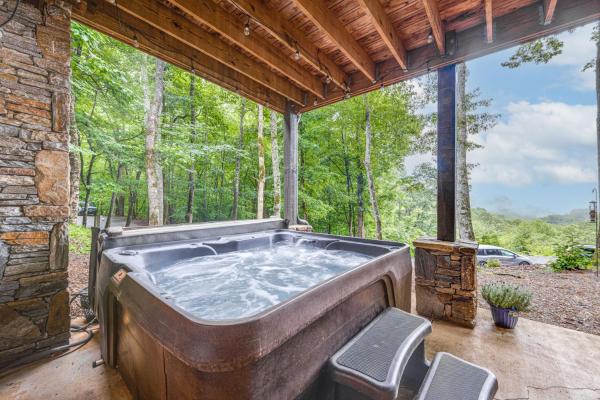 Franklin Cabin W/ Hot Tub, Theater & Fire Pit! - Sylva, NC