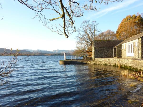 Lord Langdale Shoreline Apartment - Grasmere