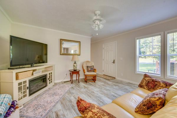 Pets Welcome! Lexington Getaway W/ Gigantic Yard - Lexington, NC