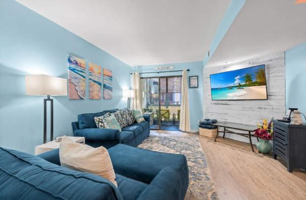 Spacious 2br Condo Walk To The Pier & Beach - Myrtle Beach, SC