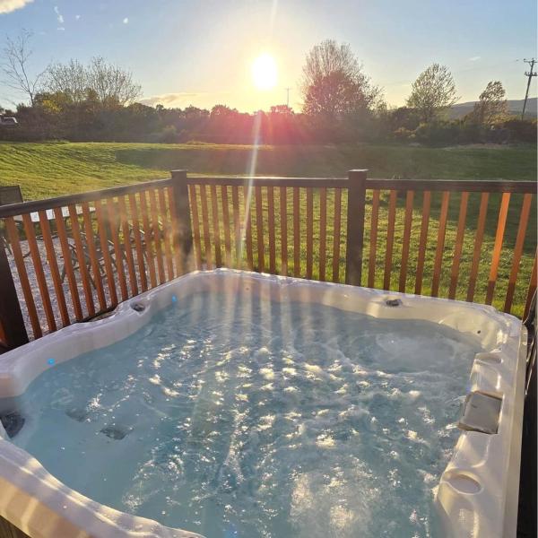 Beech Lodge | Hot Tub Retreat Near Loch Ness - Beauly