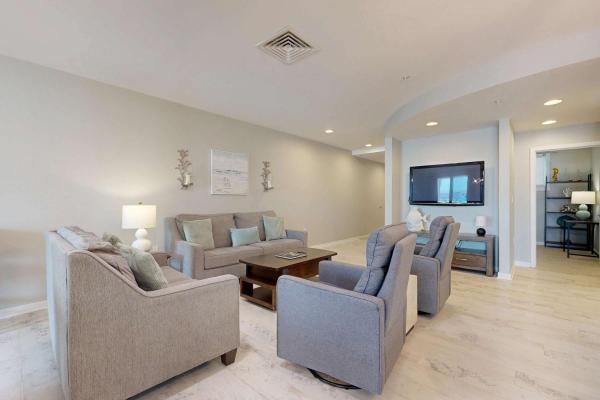 Relaxing Sandbridge Condo With Resort Pools & Gym - Virginia Beach, VA