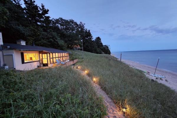 Relax On Lake Michigan At Reagan's Landing - Michigan