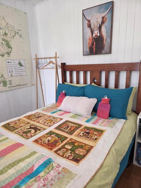 The Quacka - Granny And Huts Rustic Farmstay - Wondai