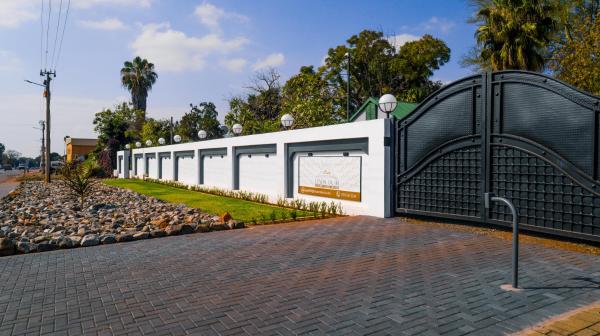 Leyds On 99 Luxury Guesthouse - Rustenburg