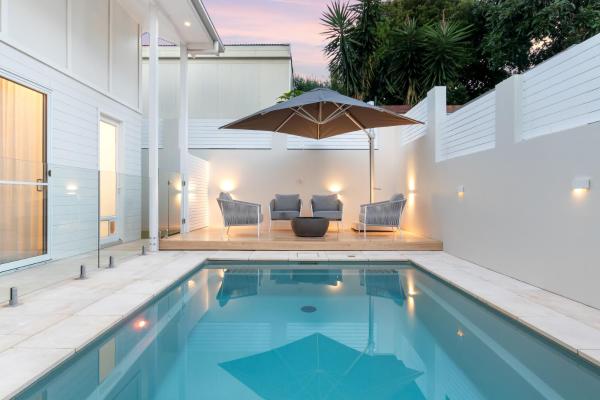 The Gables - Pool - Fire & Luxury - Newcastle