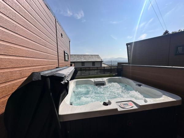 4 - Castle View Pod With Hot Tub - Colwyn Bay