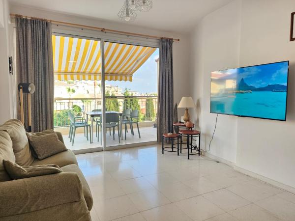 Beach Opp 2 Br 2 Bthrs Sea View Regina Gardens 1 Apartment - Paphos