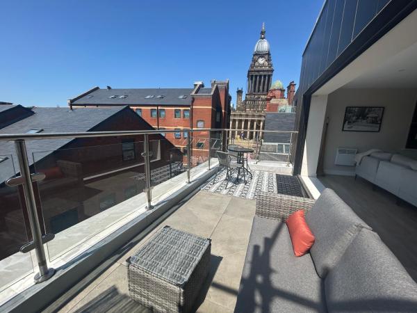 Leeds City Centre, 2 Bed Penthouse With Balcony - North Yorkshire