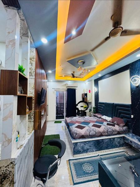 Ek Murti Ufairai Mall - Ghaziabad