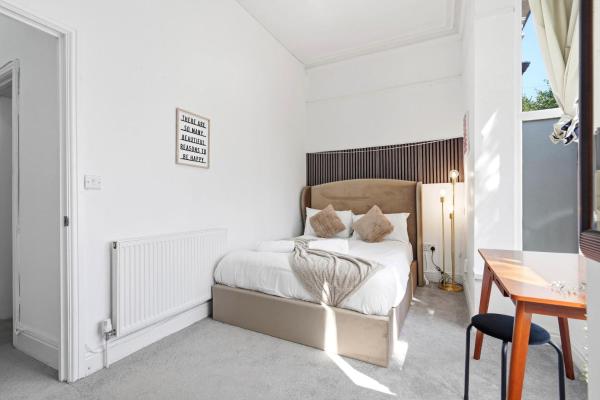 Crewhouse Birmingham Sleeps 3 Free Parking - Solihull