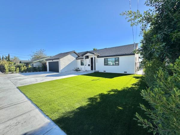 Luxury Modern Home Near Universal Studios - Los Angeles, CA