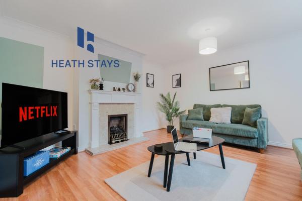 New! 5 Bedroom Family Home Leamington Spa Perfect For Relocators, Parking, Garden, Wi-fi - Royal Leamington Spa