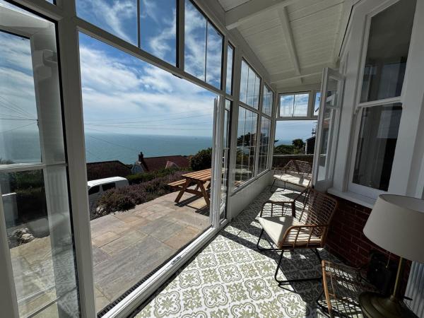 New 'Seavista' Large Family Coastal Home Sea Views - Shanklin