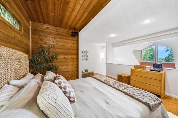 Projector Loft, Arcade, Hot Tub, Infrared Sauna - Gatlinburg, TN