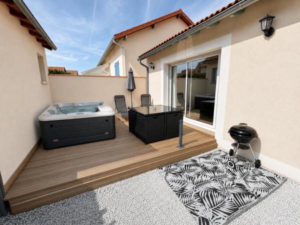 Maison - Jacuzzi Privé - Plage à 20mètres - La Rochelle