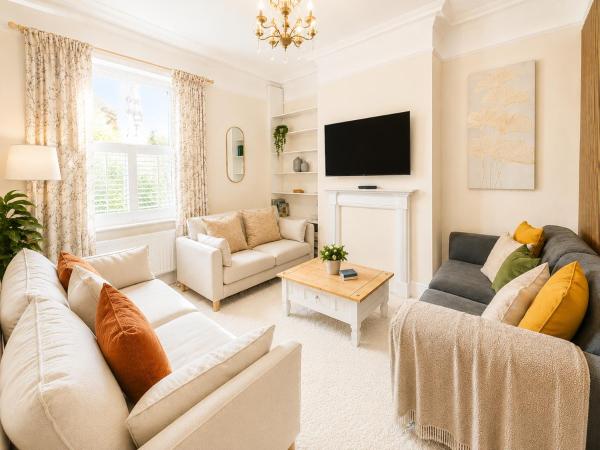 The Willow Chester 4 Bedrooms Garden Parking - Sleeps Up To 8 - Chester
