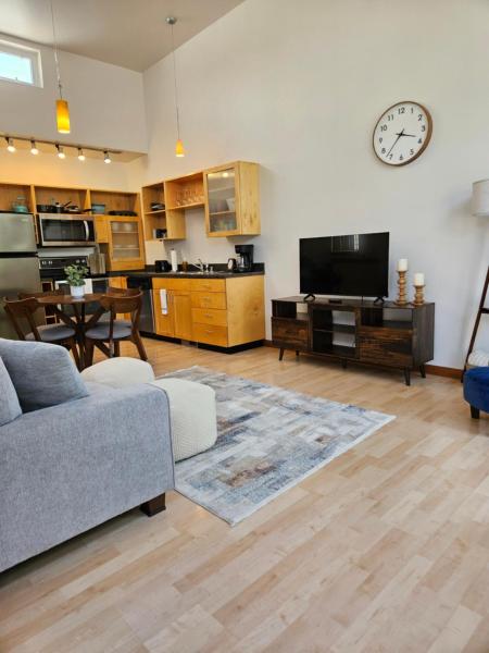 Townhome Hospital District King Bed And Garage - Billings, MT