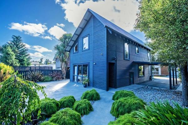 Little Black Ski Chalet | Central, Wifi, Families! - Methven