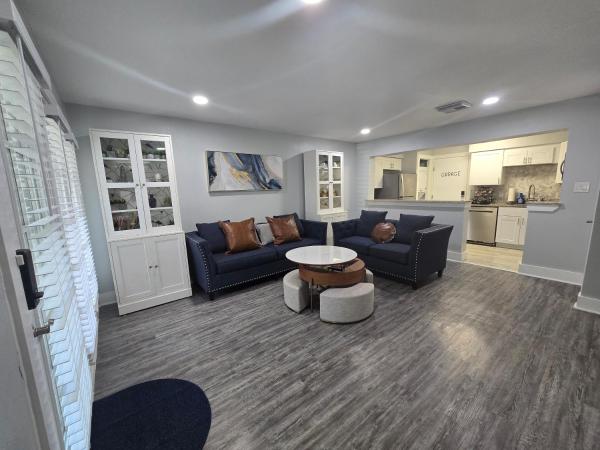 2br Luxury North Dallas Condo With Private Garage - Richardson, TX