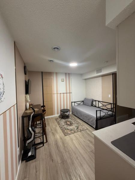 Haverims Cozy And Neat Basement - Edmonton