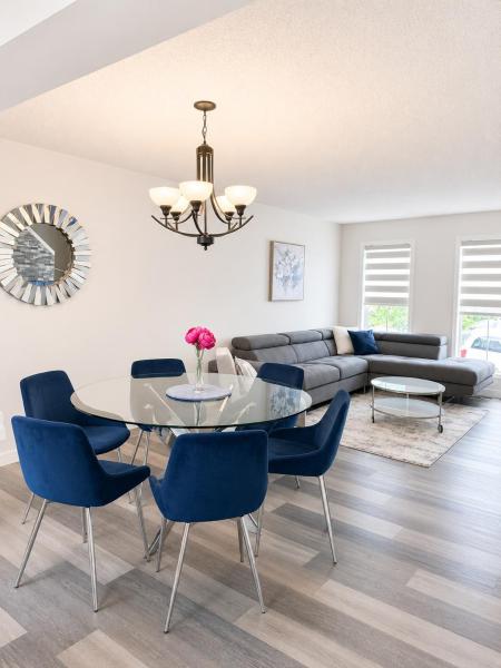 Modern Family Duplex With Backyard - Calgary