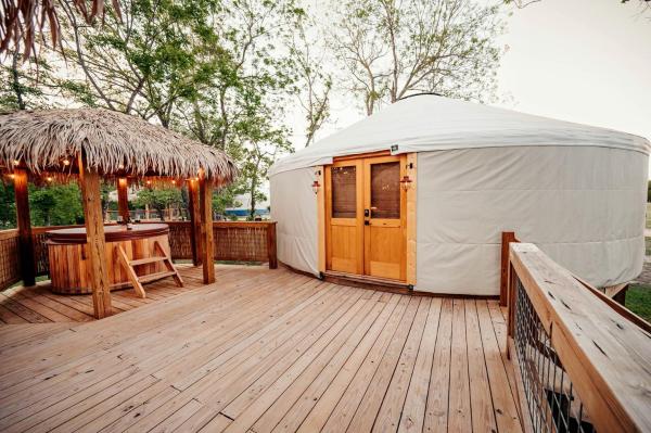 Love Bird Yurt Romantic, Hot Tub, By The River In Bandera, Texas - Bandera, TX